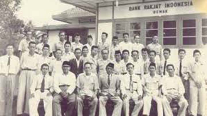 Sejarah dan Transformasi Bank Rakyat Indonesia (BRI) - Koropak.Co.ID