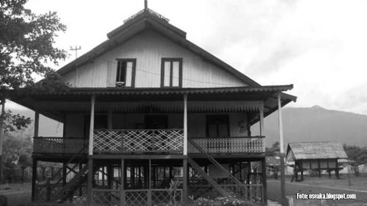Rumah Adat Souraja, Rumah Khas Sulteng Kediaman Para Raja - Koropak.Co.ID