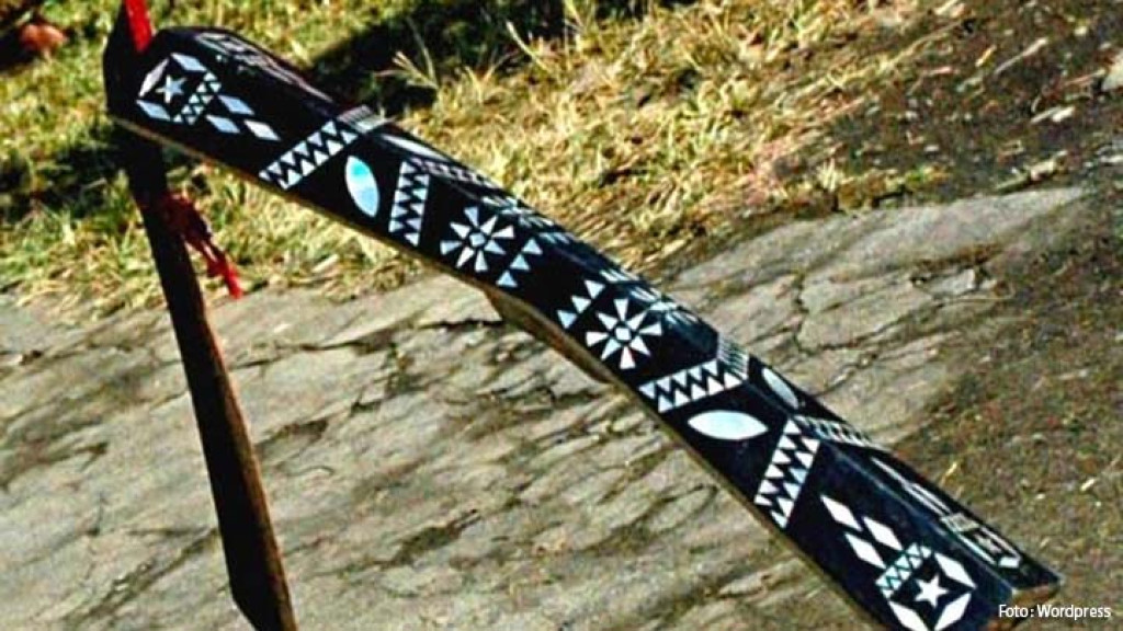 Parang Salawaku: Senjata Perang Dan Berburu Dari Maluku - Koropak.Co.ID
