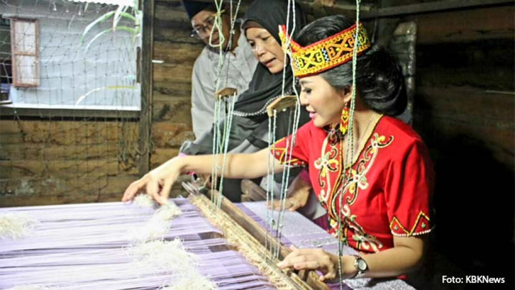 Sejarah dan Kearifan Tenun Lunggi Sambas Kalimantan Barat - Koropak.Co.ID